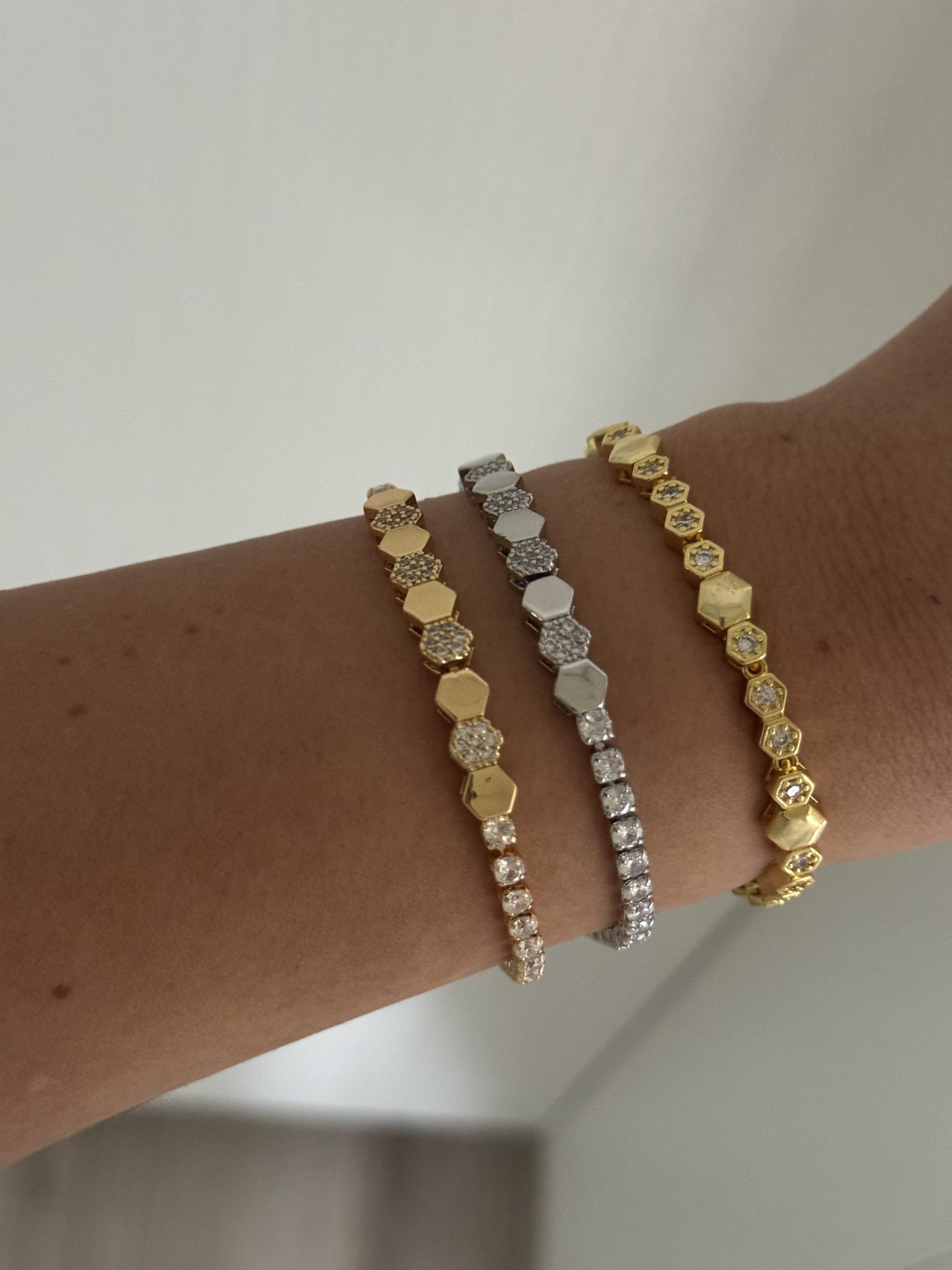 Gold Eclipse Line Bracelet - The White Jewelry